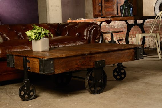 Table basse industrielle vintage bois recyclé roues LEEDS | Tables ...