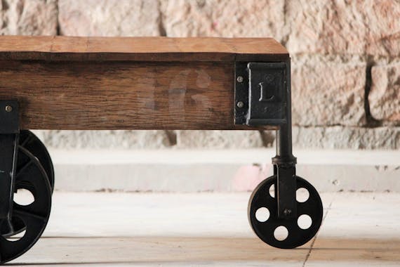 Table basse industrielle vintage bois recyclé roues LEEDS | Tables ...