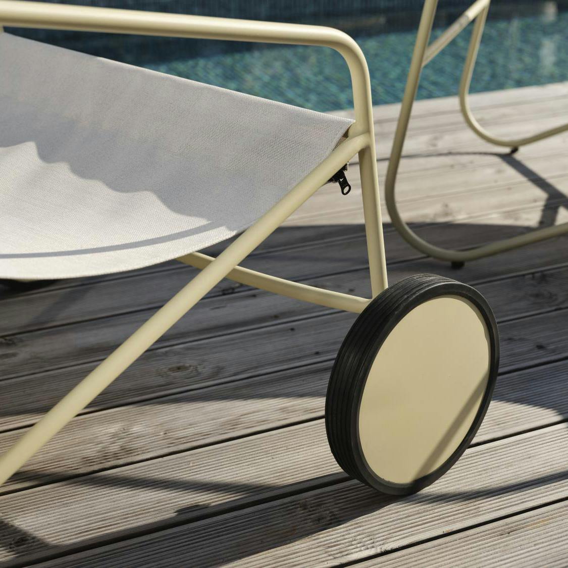 Chilienne design jaune tendre OSLO | Transats / Bains de soleil | Pier ...
