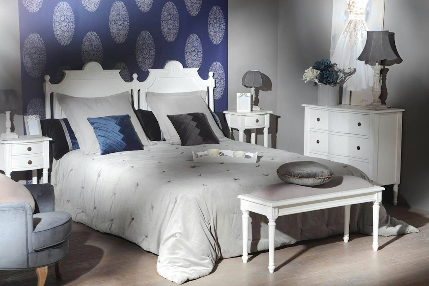 Coiffeuse Classique Chic 4 Tiroirs AGATHE L 50 X P 45 X H 140 Blanc ...