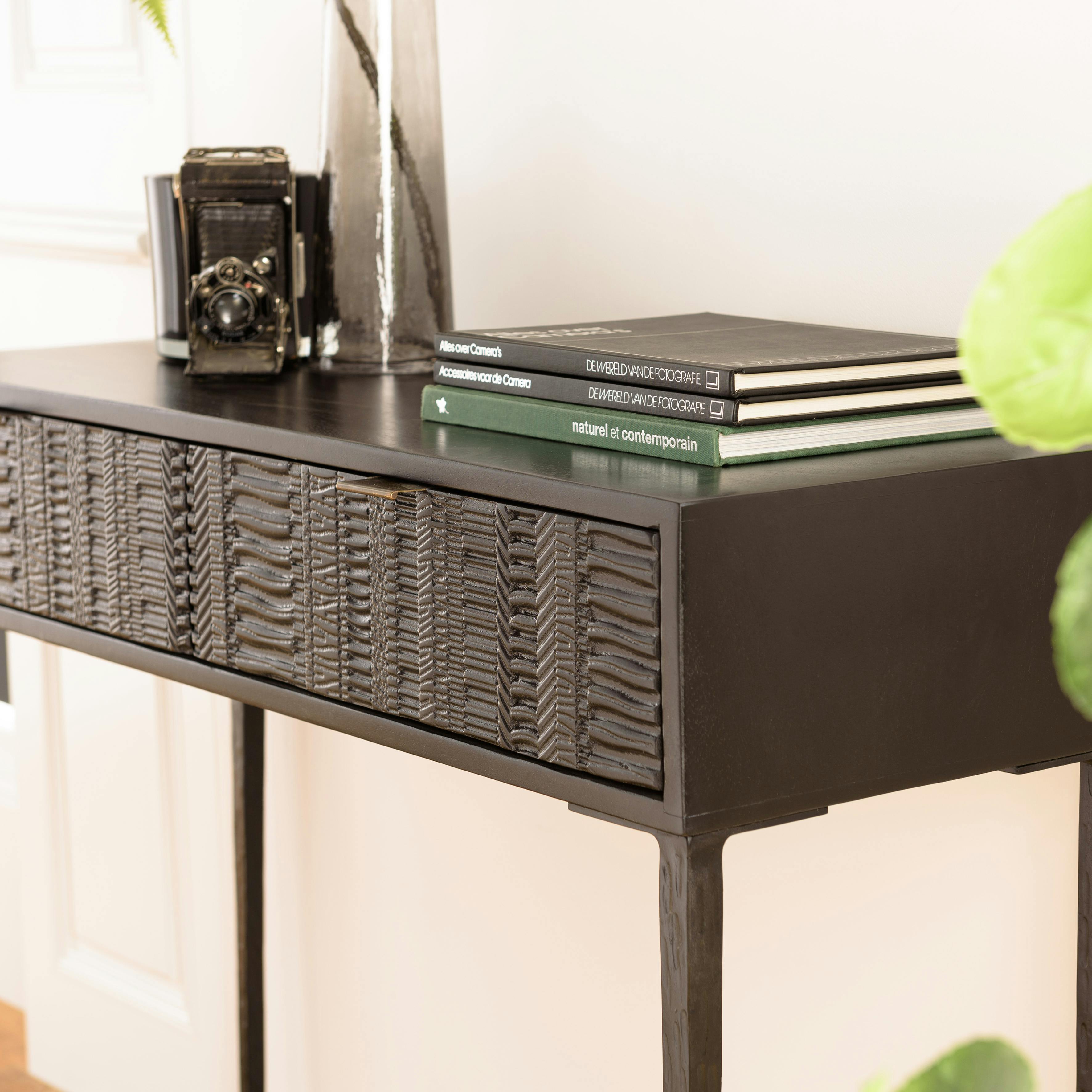 Console 2 tiroirs façades sculptées bois noir SURATE | Consoles | Pier ...