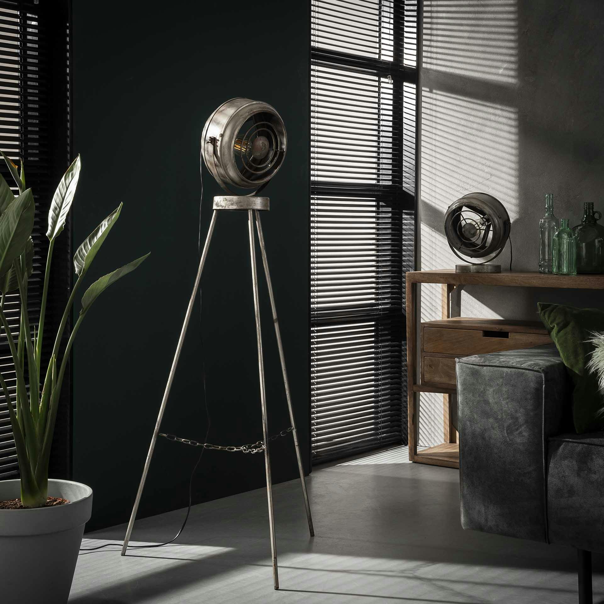 Lampadaire industriel trépied forme ronde TRIBECA | Lampadaires | Pier ...