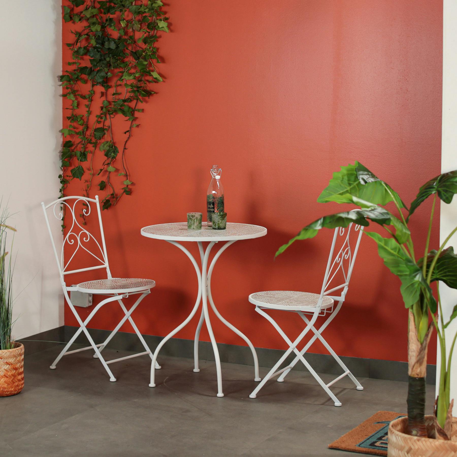 Petite table de jardin en mosaïque beige D.61 cm GRENADE | Tables à ...