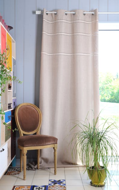 Rideau beige uni brodé 135x260cm à oeillets CARMELLE | Rideaux | Pier ...