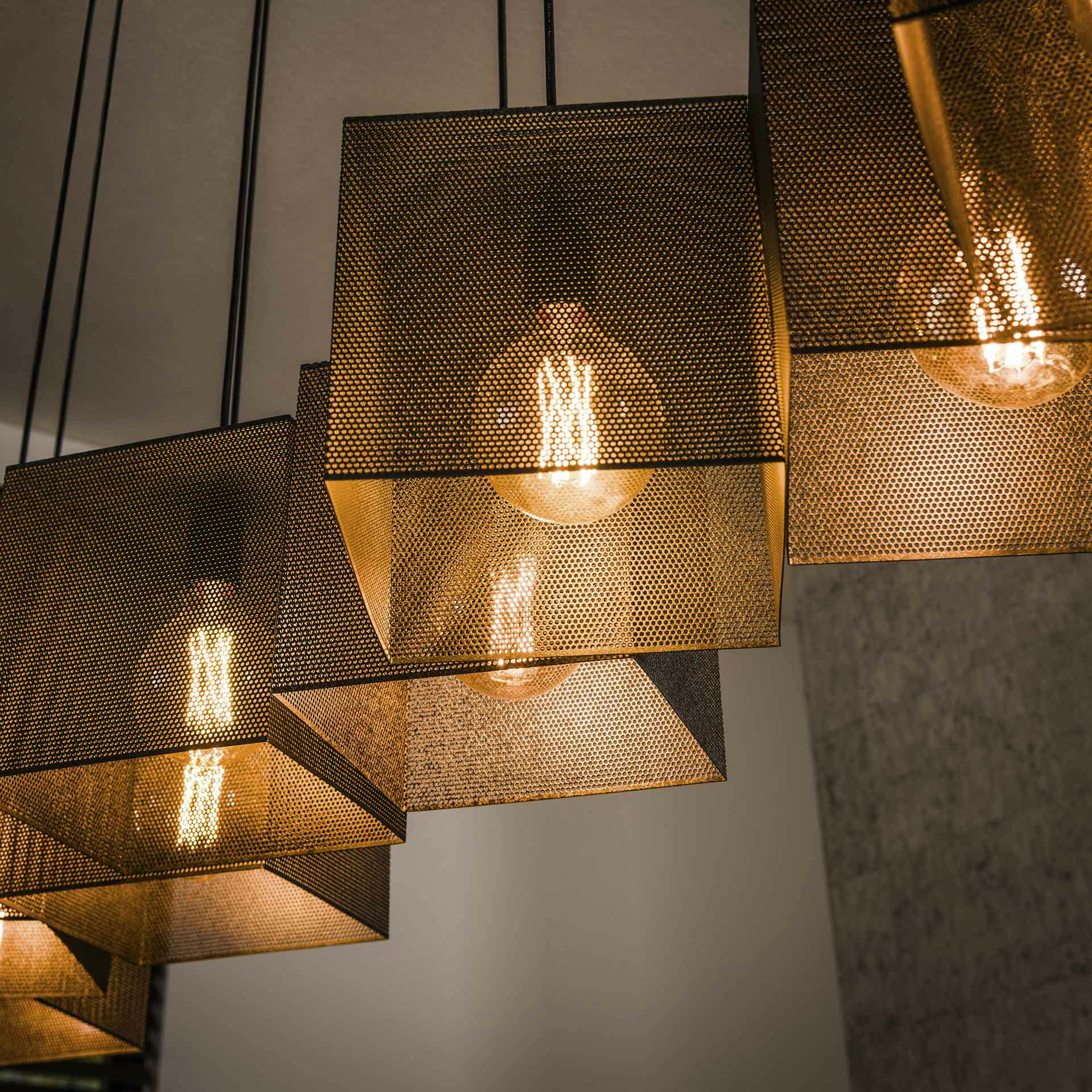 Suspension cube en métal noir ajouré 8 abat-jour RALF | Suspensions ...