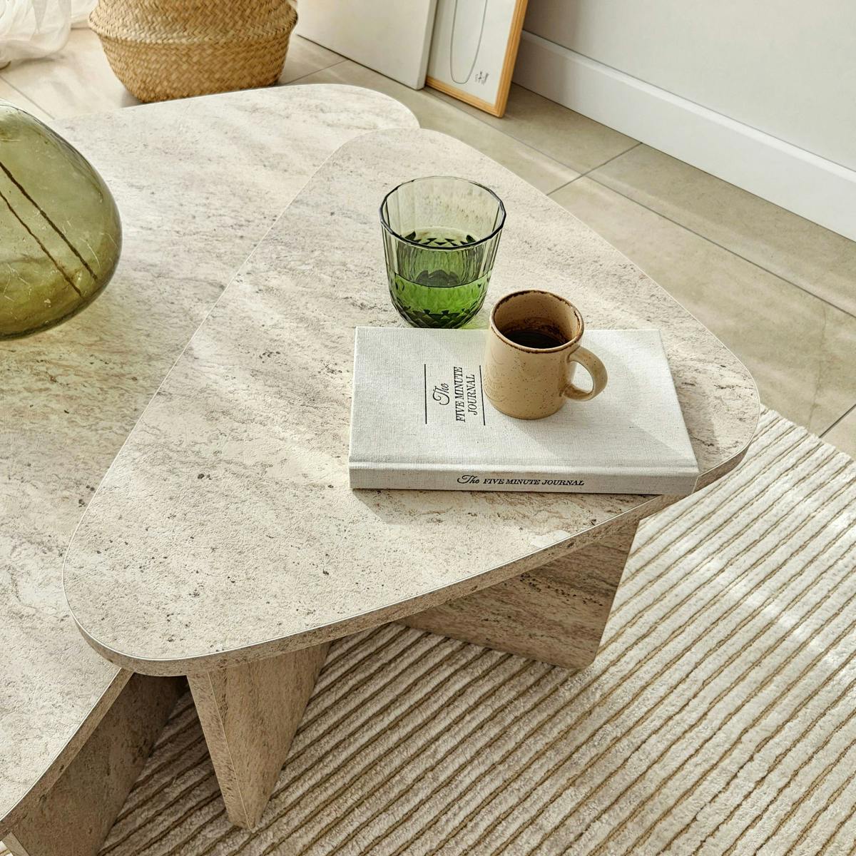 Table basse effet travertin, triangle organique (x2) MARFA | Tables ...