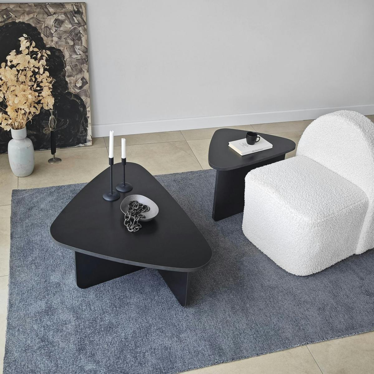 Table basse gigogne noire, triangle organique (x2) MARFA | Tables ...