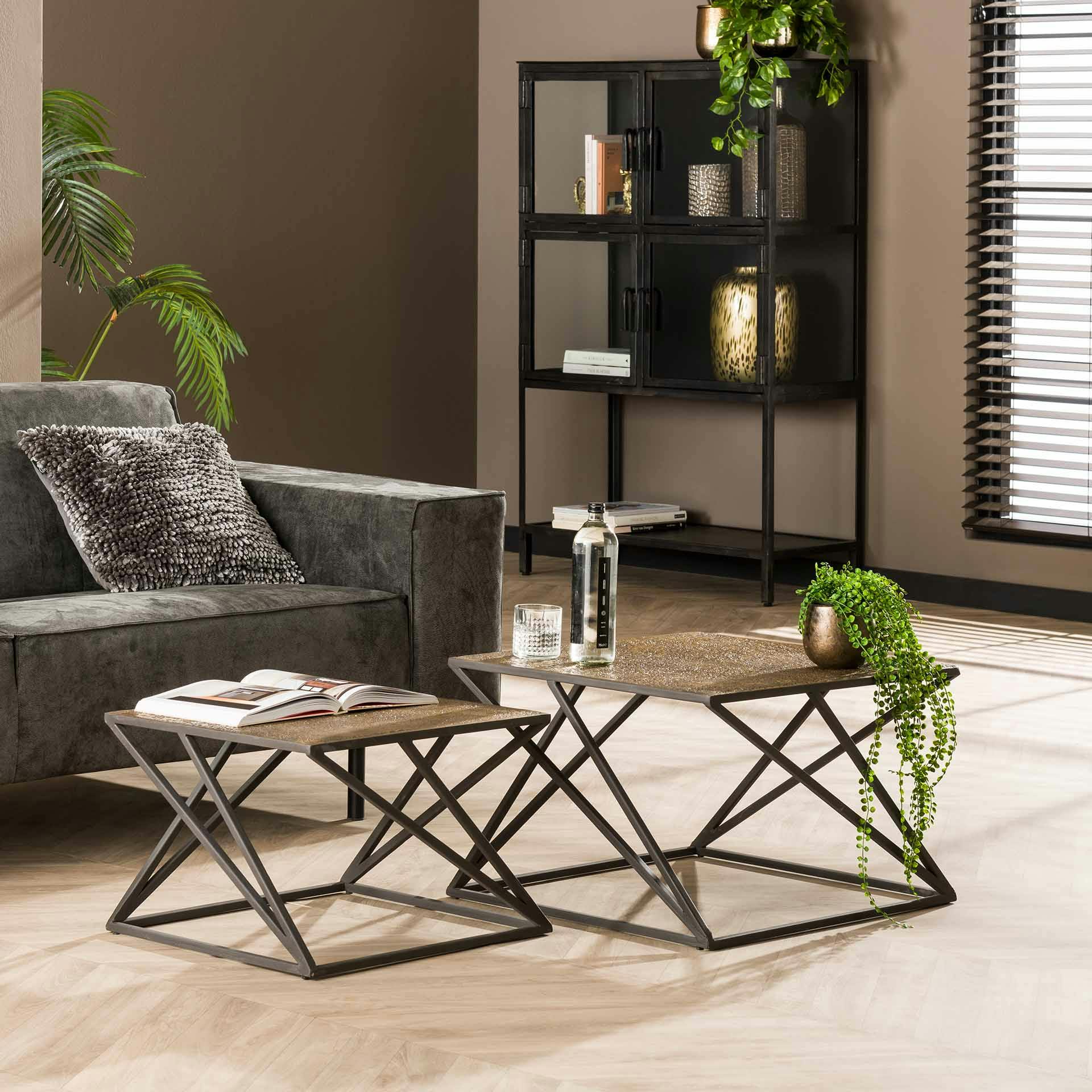 Table basse moderne dorée (lot de 2) NOVA | Tables basses | Pier Import