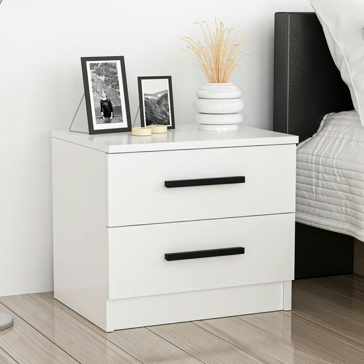 Table de chevet blanche 2 tiroirs à poignée baguette MARFA | Tables de chevet | Pier Import
