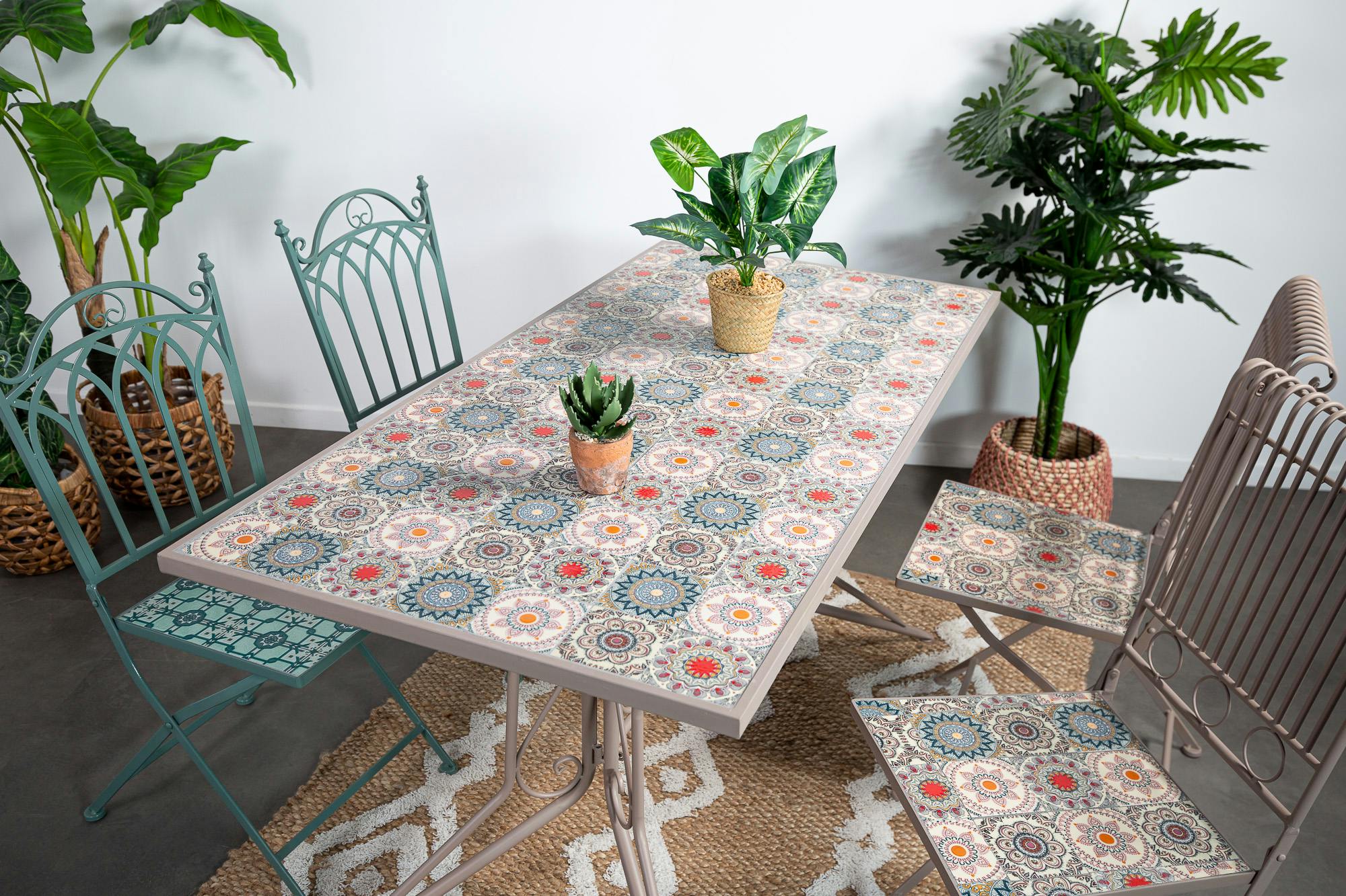 Table de jardin motif rosace 140 cm GRENADE | Tables à manger de jardin ...