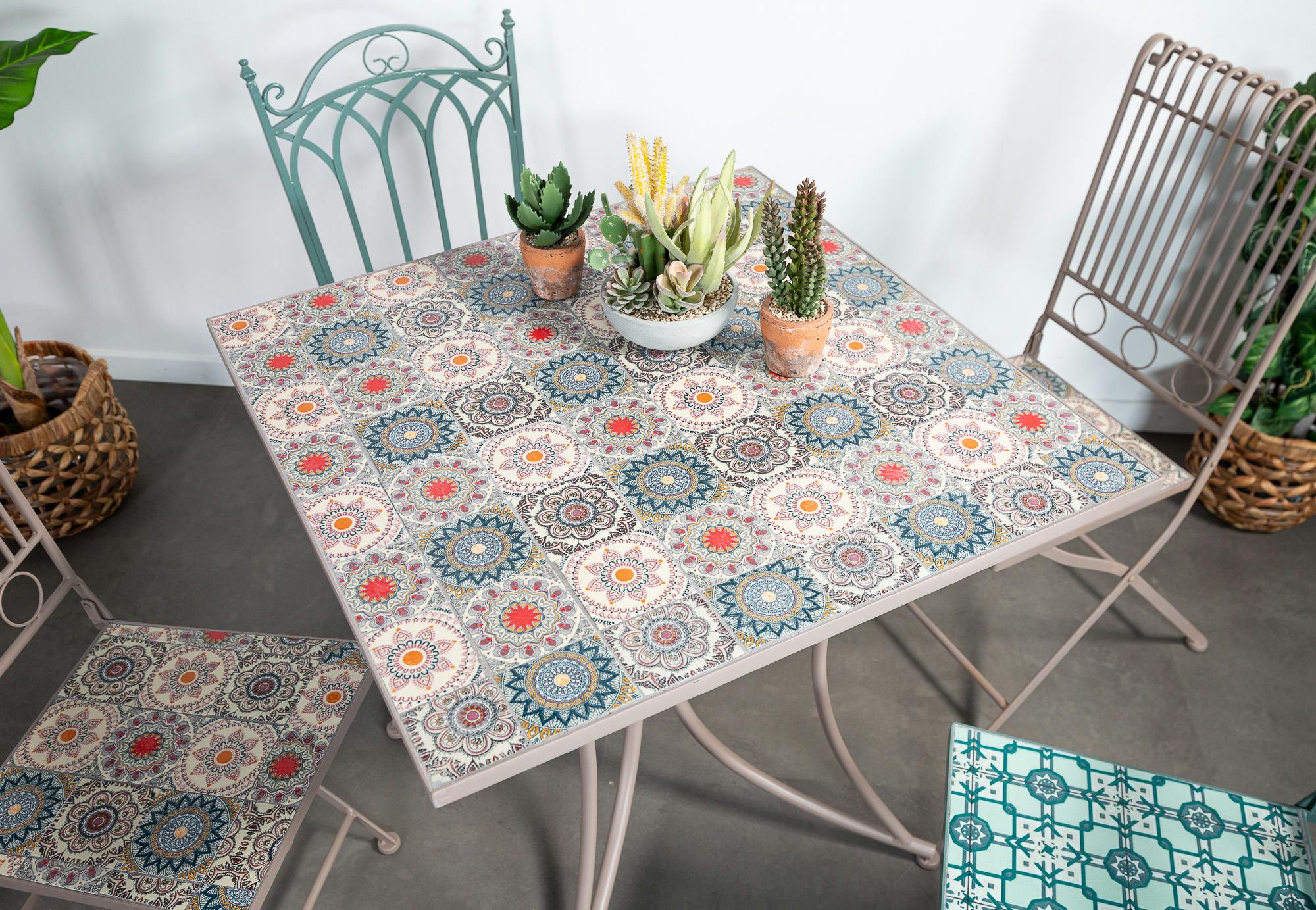 Table de jardin motif rosace 78 cm GRENADE | Tables à manger de jardin ...