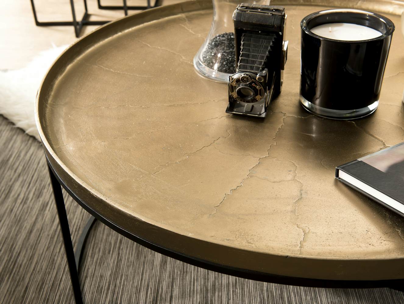 Table de salon ronde dorée ZALA | Tables basses | Pier Import