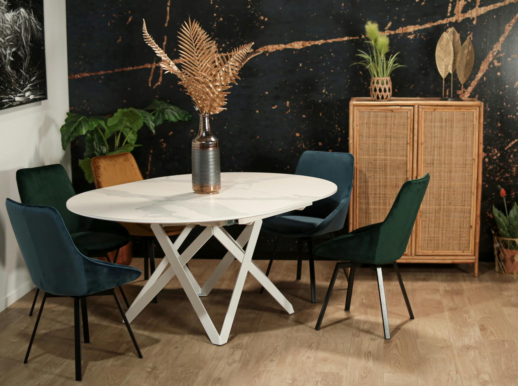 Table en céramique blanche ronde D 130-170 cm LOMBARDIE | Tables à ...