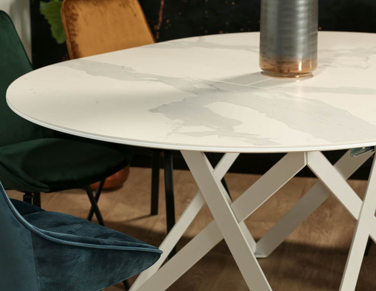 Table en céramique blanche ronde D 130-170 cm LOMBARDIE | Tables à ...