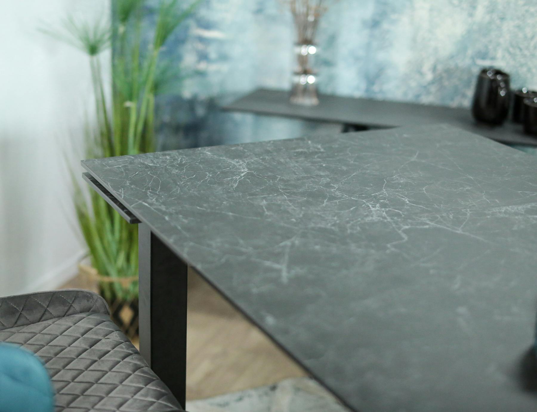 Table haute design en céramique grise 140-200 cm LOMBARDIE | Tables ...