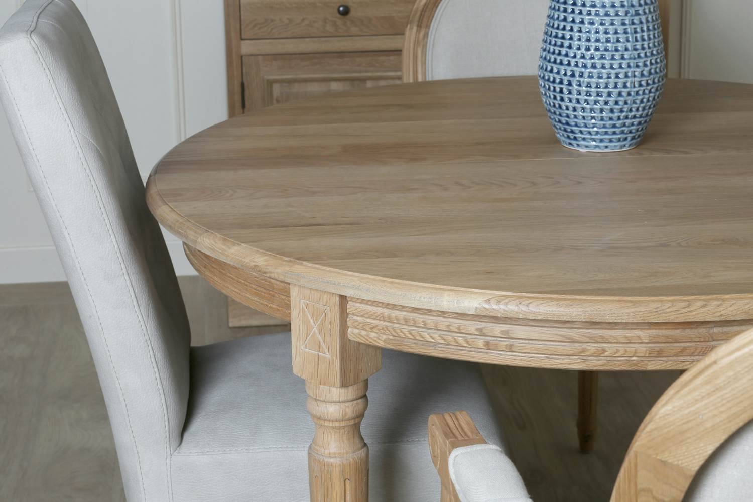 Table ronde extensible bois chêne clair 120-200 MEDICIS | Tables à ...