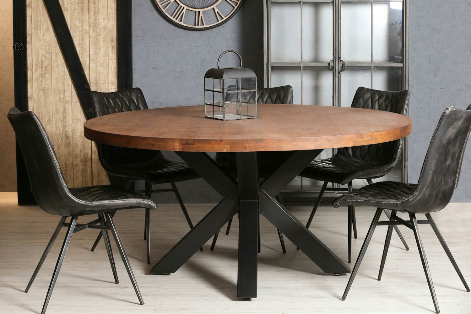 Table ronde pied central bois de chêne massif D160 cm OKA | Tables à ...