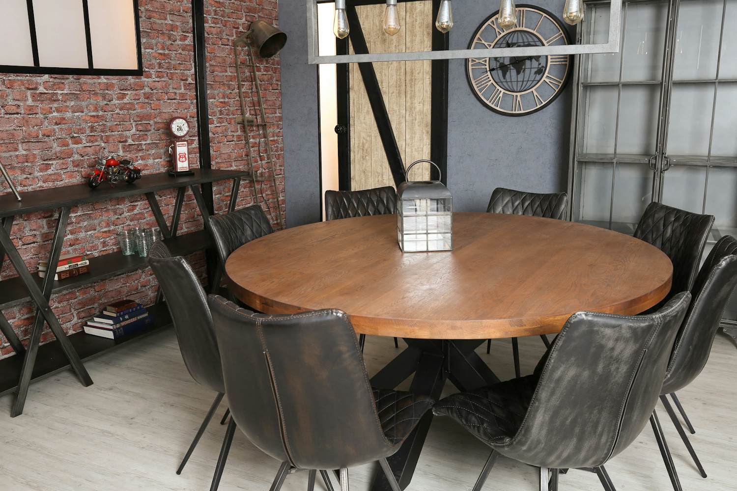 Table ronde pied central bois de chêne massif D160 cm OKA | Tables à ...