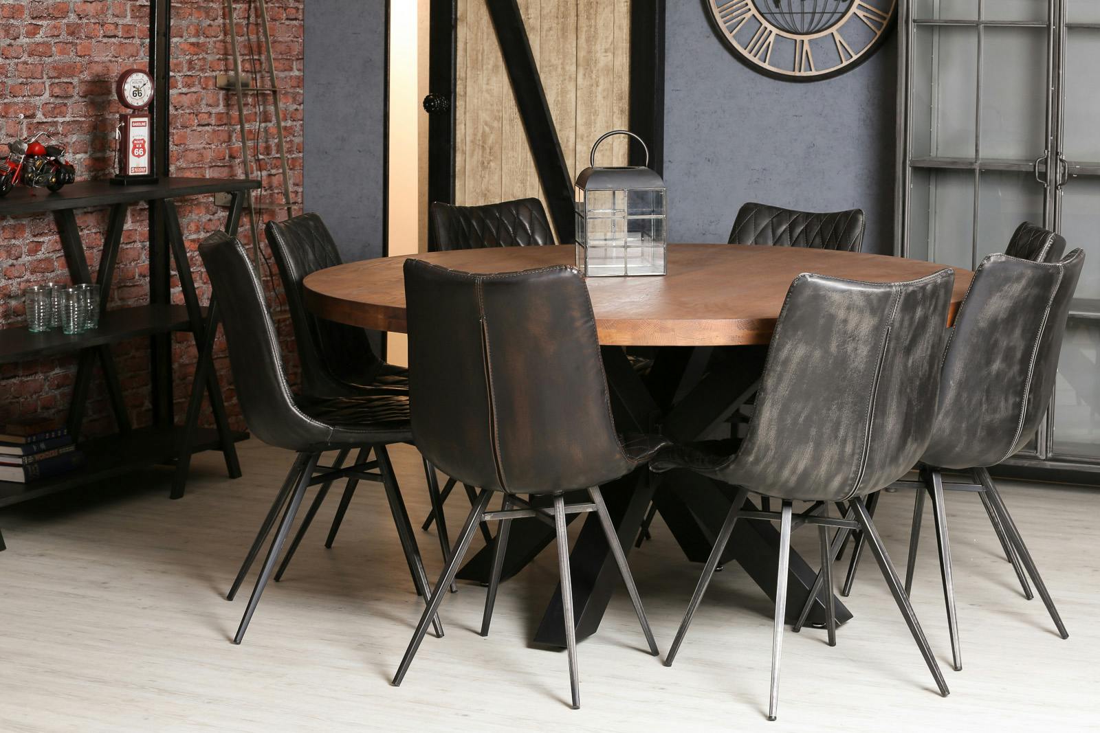 Table ronde pied central bois de chêne massif D160 cm OKA | Tables à ...